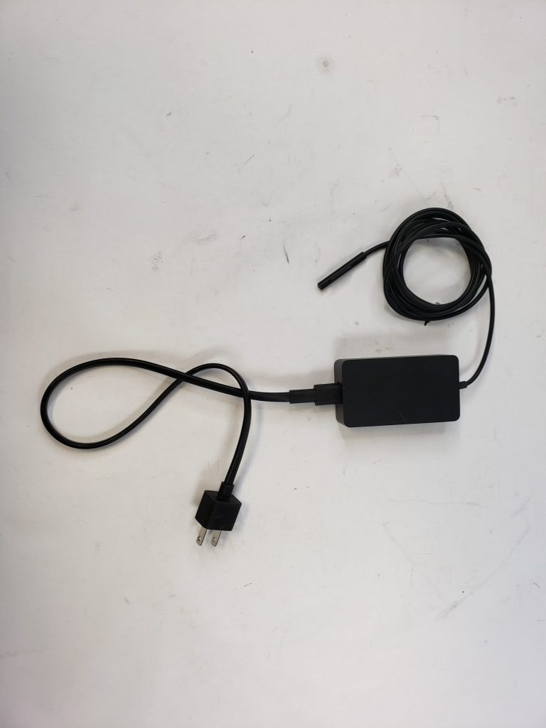 Microsoft Model 1800 KVJ00001 / KVJ-00001 44W 15V 2.58A Power Supply ...