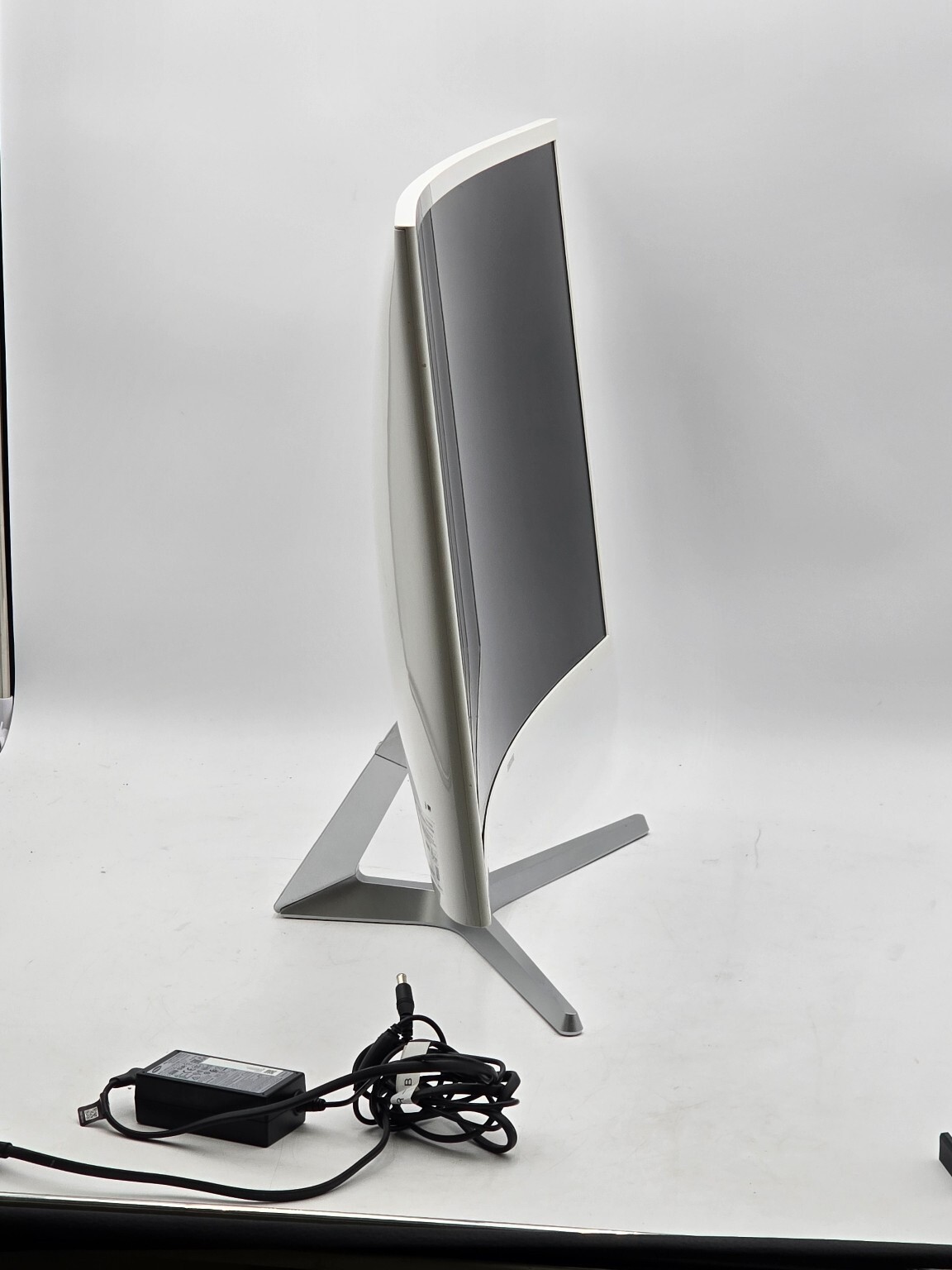 Samsung LC32F397FWNXZA 32" Curved Full HD LED Monitor – Glossy White ...