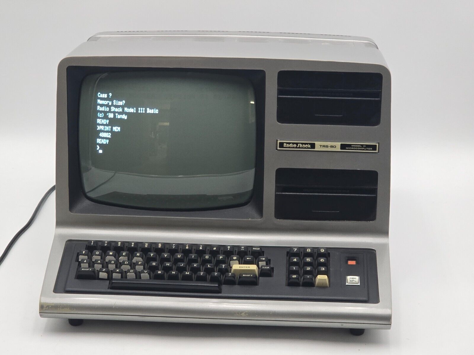 Vintage Radio Shack TRS-80 model 3 Basic fully functional - OregonRecycles.com