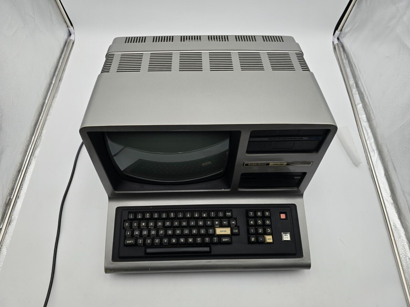 Vintage Radio Shack TRS-80 model 3 Basic fully functional ...